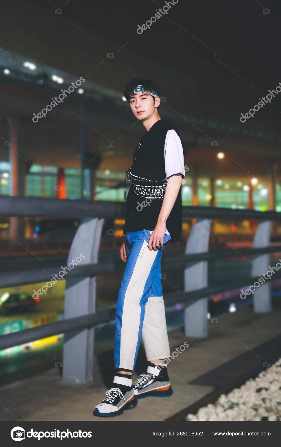 Chinese Actor Chen Xingxu Arrives Beijing Capital International Airport ...