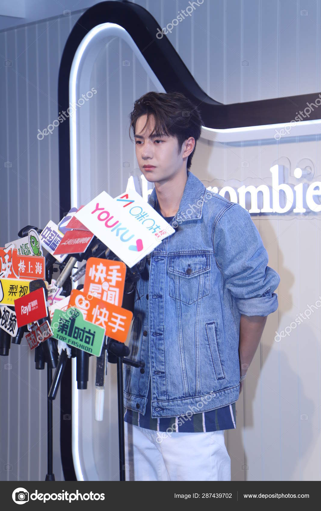 Chinese Actor Singer Wang Yibo South Korean Chinese Boyband Uniq ...