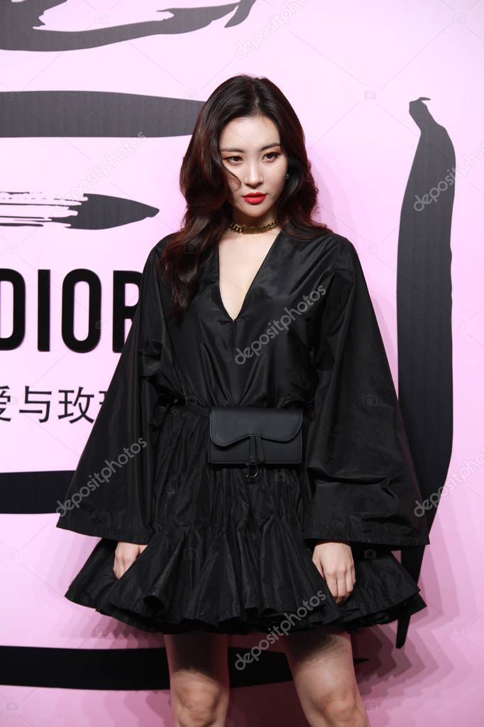 La cantante surcoreana Lee Sun-mi, también conocida como Sunmi, posa en ...