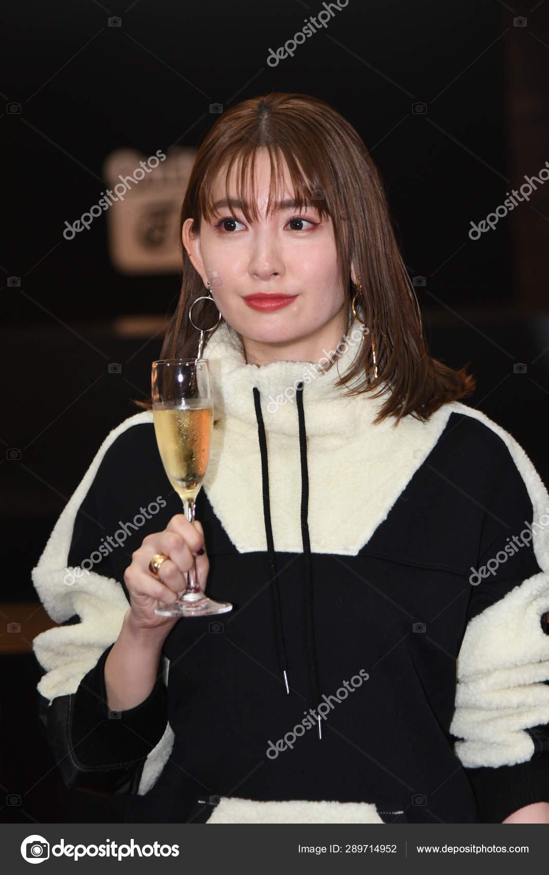 CHINA SHANGHAI ONITSUKA TIGER AKB48 HARUNA KOJIMA — Stock Editorial ...