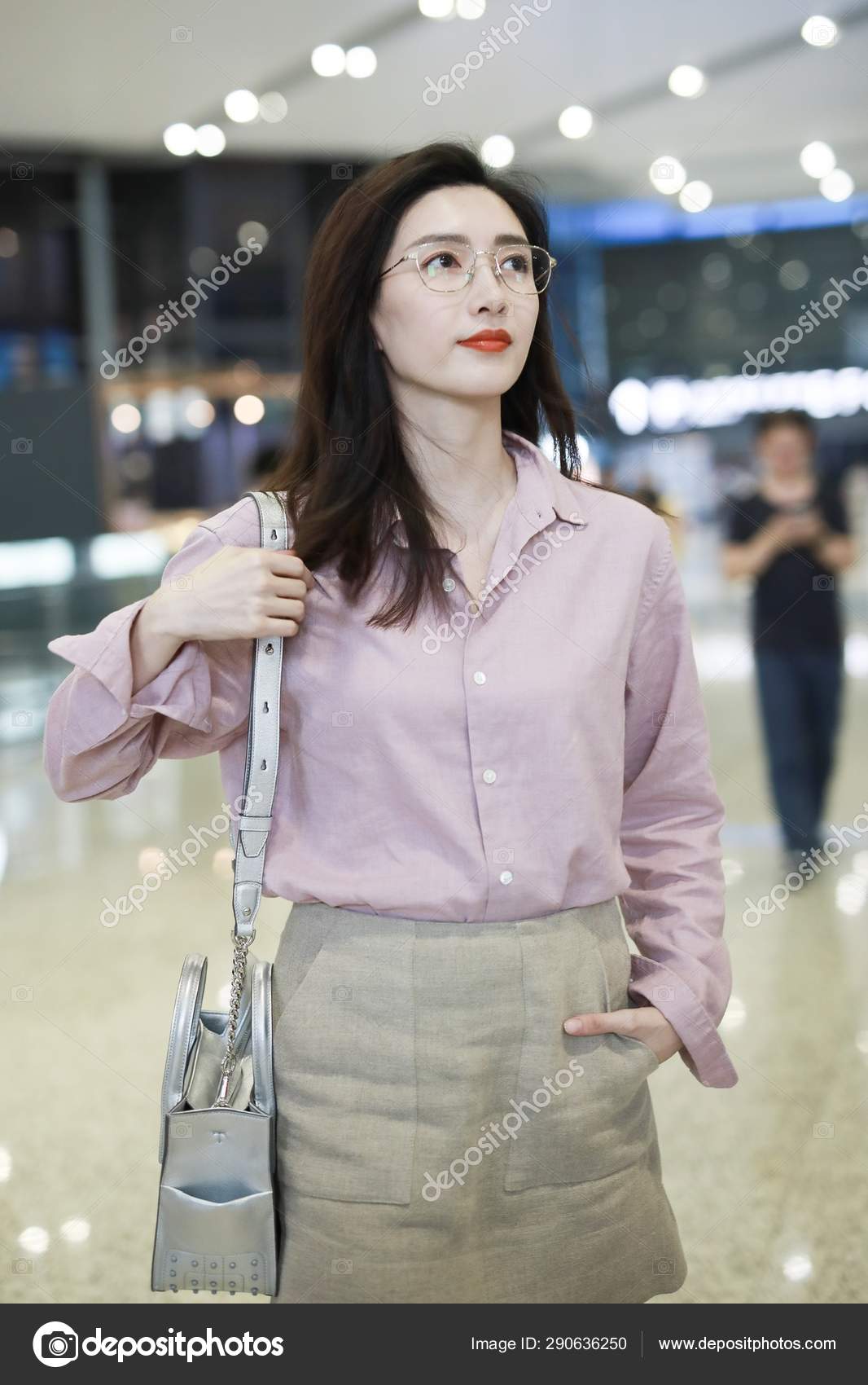 Chinese Actress Jiang Shuying Also Known Maggie Jiang Arrives Beijing ...