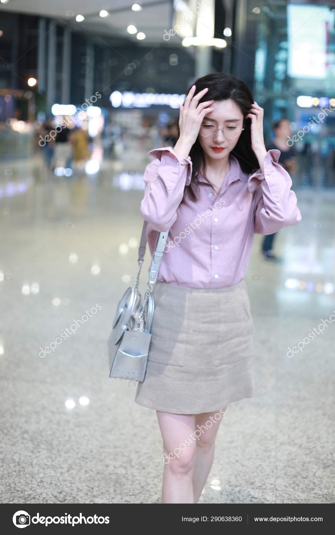 Chinese Actress Jiang Shuying Also Known Maggie Jiang Arrives Beijing ...