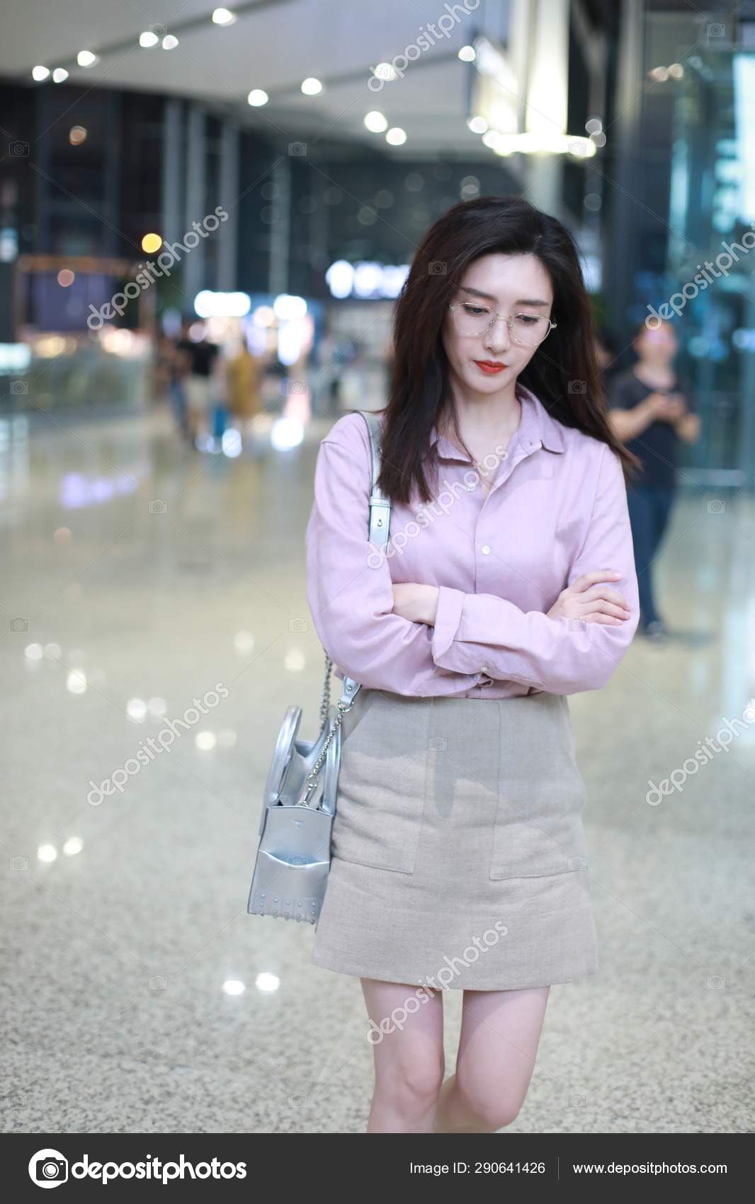 Chinese Actress Jiang Shuying Also Known Maggie Jiang Arrives Beijing ...