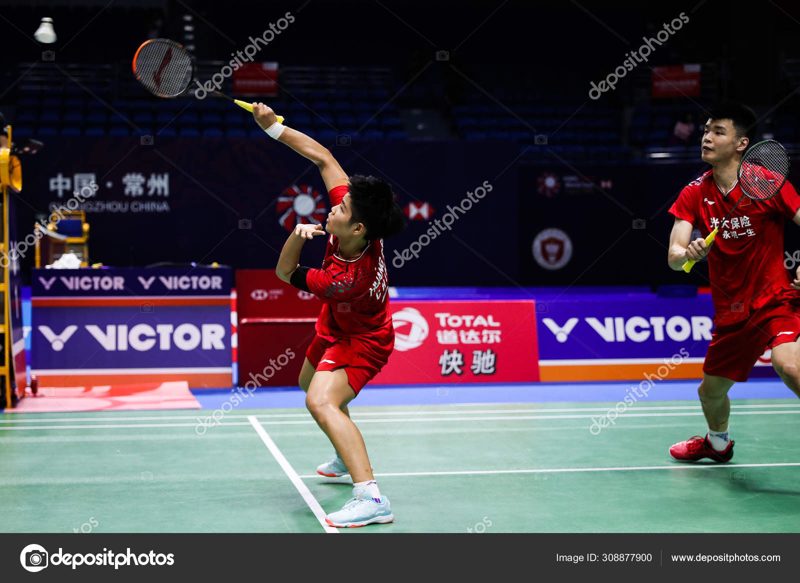 Chinese Professional Badminton Players Wang Yilv Huang Dongping Compete Japanese — Stock ...