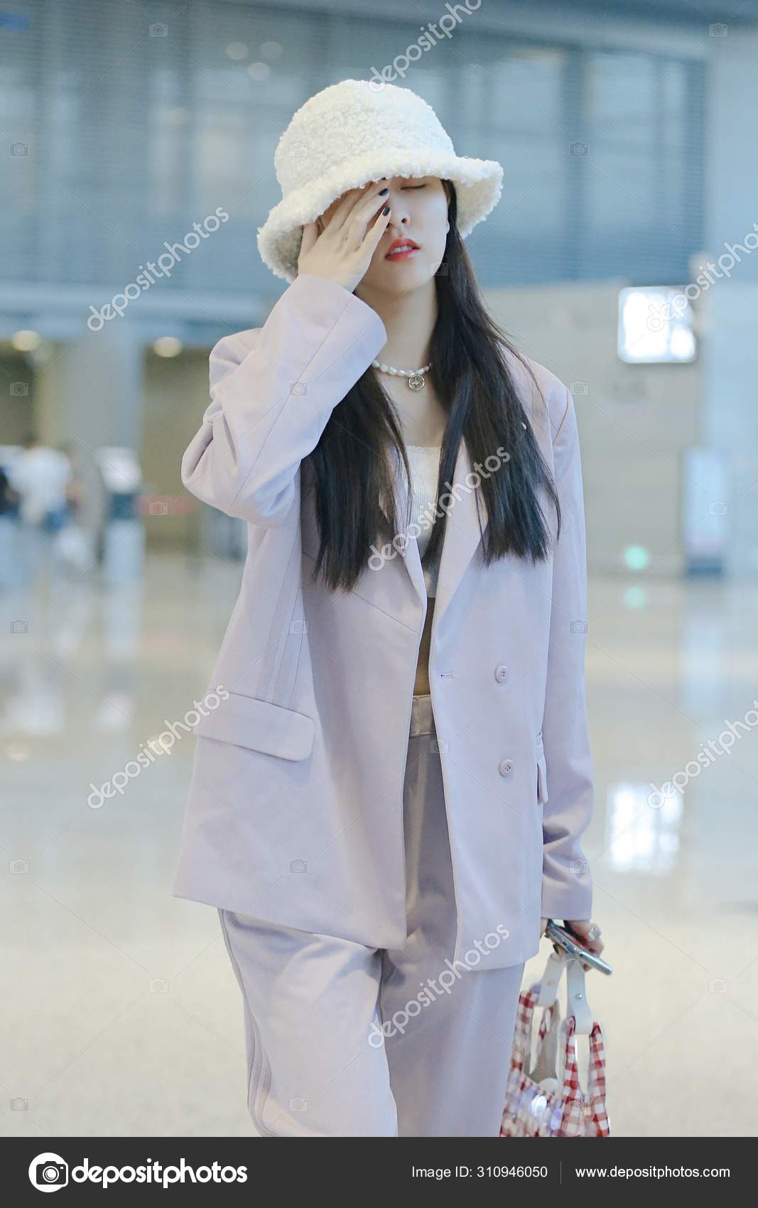 Chinese Actress Song Yanfei Also Known Cecilia Boey Arrives Shanghai ...