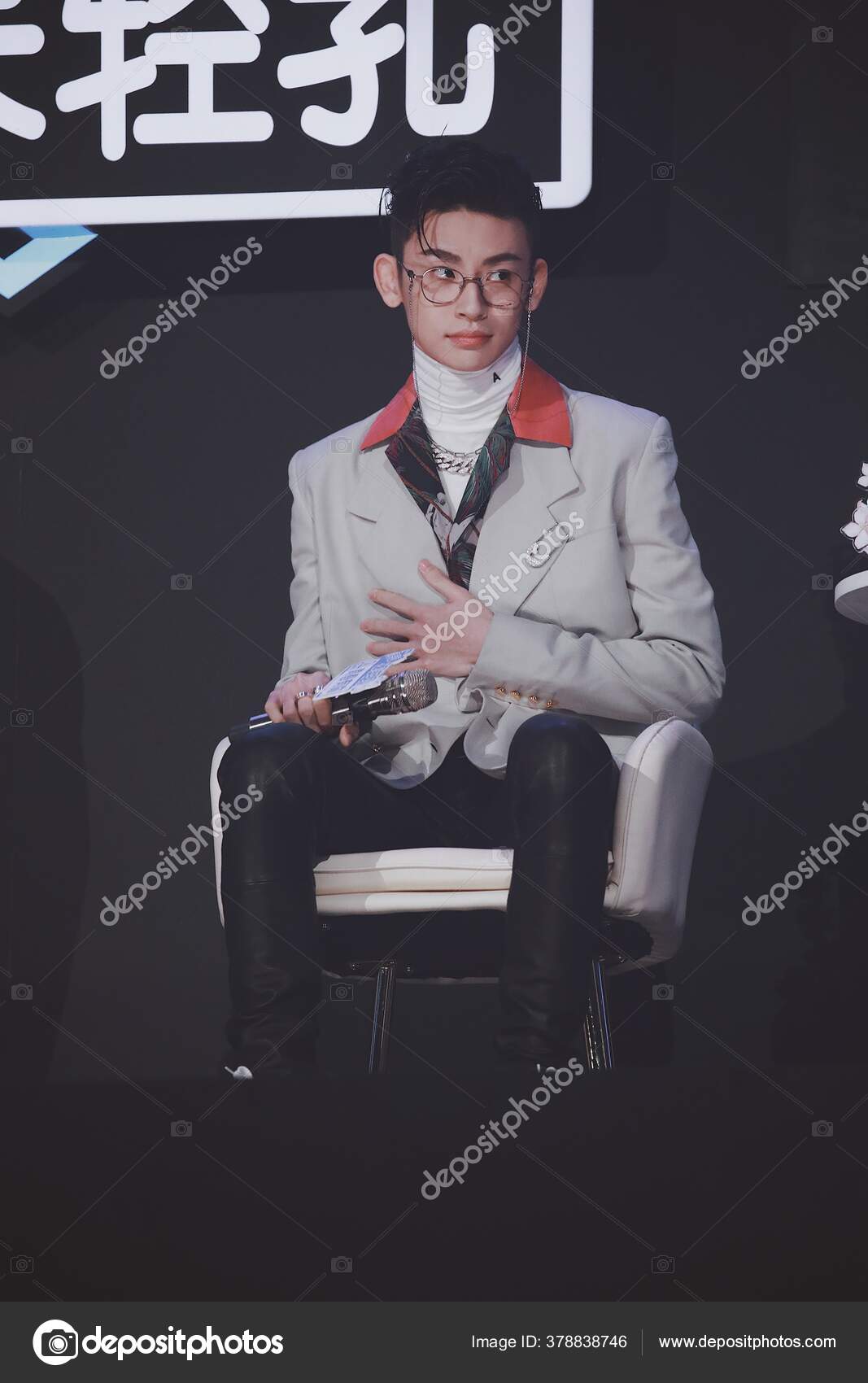 Chinese Rapper Singer Songwriter Wang Linkai Commonly Known His Stage ...