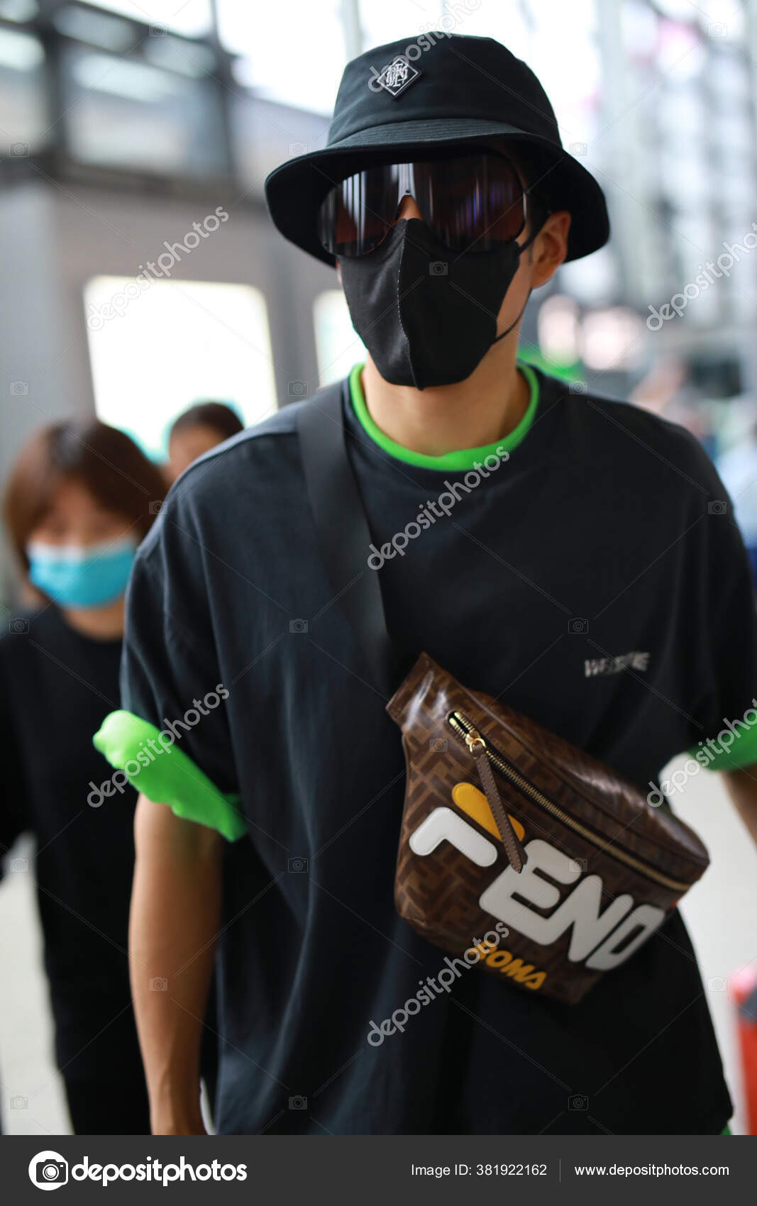 Chinese Actor Han Dongjun Also Known Elvis Han Arrives Airport — Stock ...