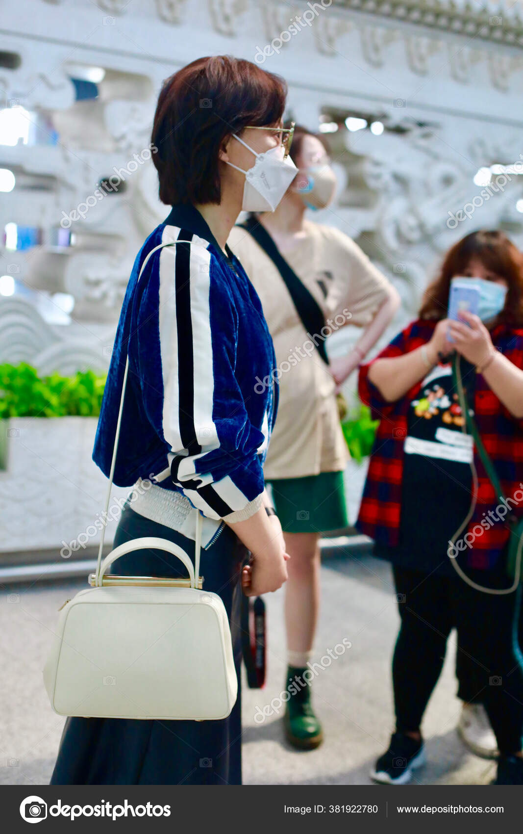 Chinese Singer Actress Chen Shu Arrives Beijing Airport Beijing China ...