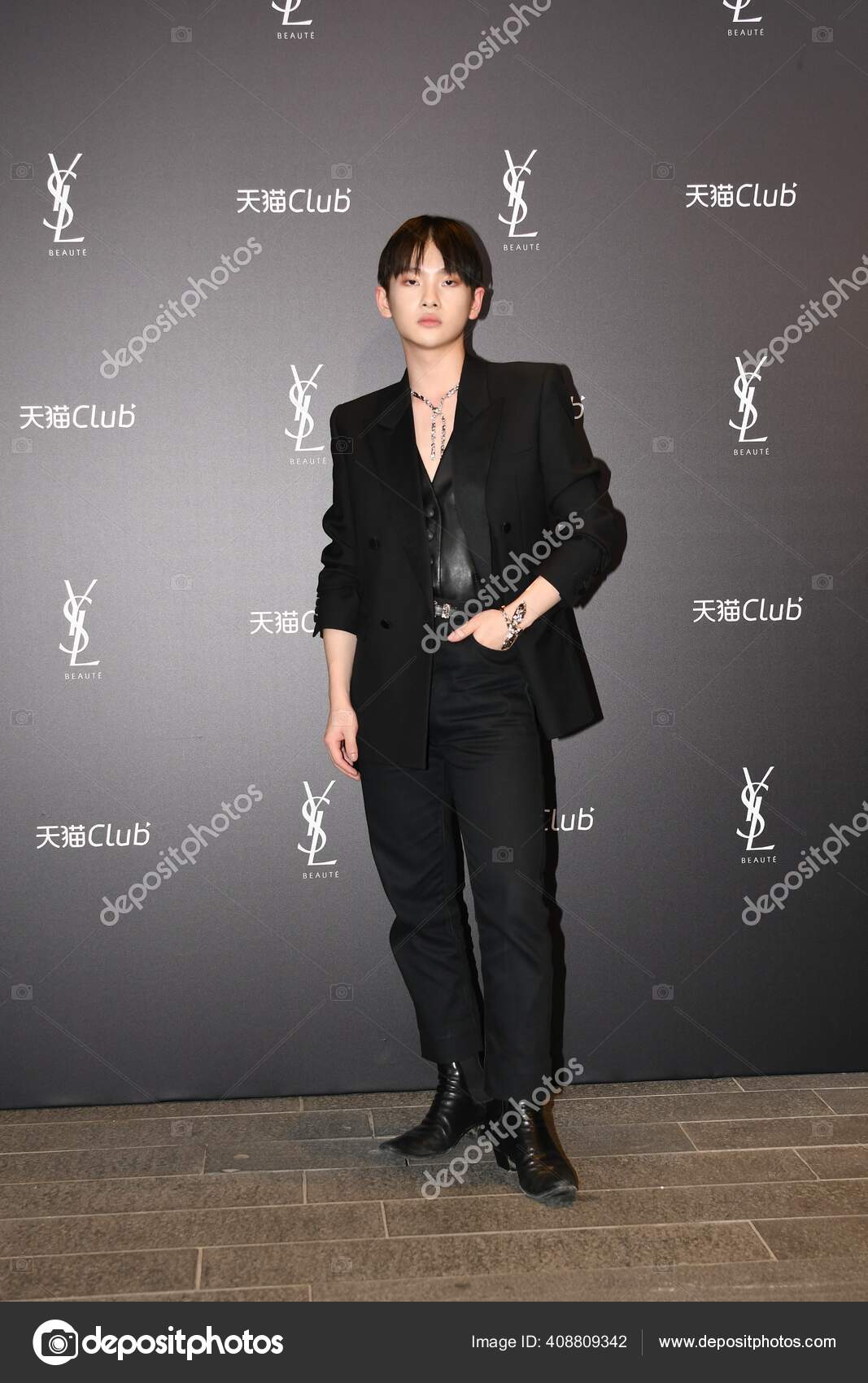 Chinese Rapper Singer Songwriter Dancer Zhou Zhennan Shows Black Suit ...