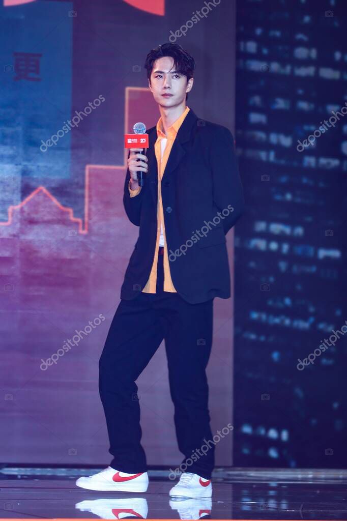 El actor, bailarín, cantante, rapero, anfitrión y corredor de motos ...