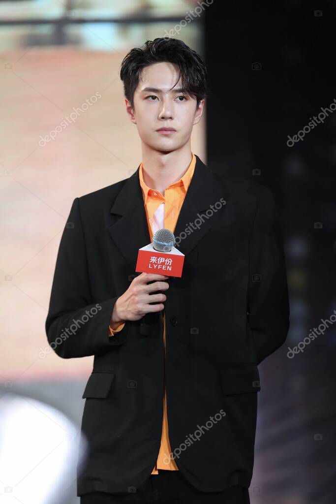 El actor, bailarín, cantante, rapero, anfitrión y corredor de motos ...