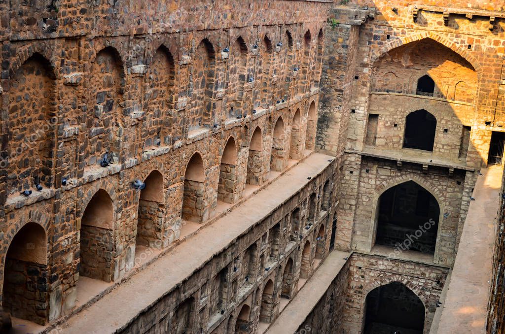 side angle shot of ugrasen agrasen ki boali in central delhi 2024