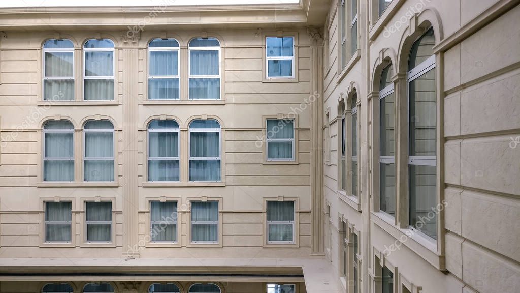 Vista del atrio desde una ventana de la habitación. Atria era una ...