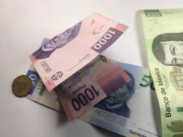 Pesos colombianos a dólares fotos de stock, imágenes de Pesos ...