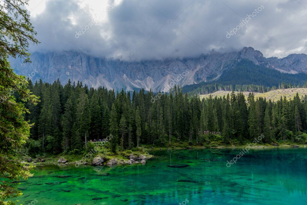 Recorrido de exploración por las hermosas montañas del Tirol del Sur ...
