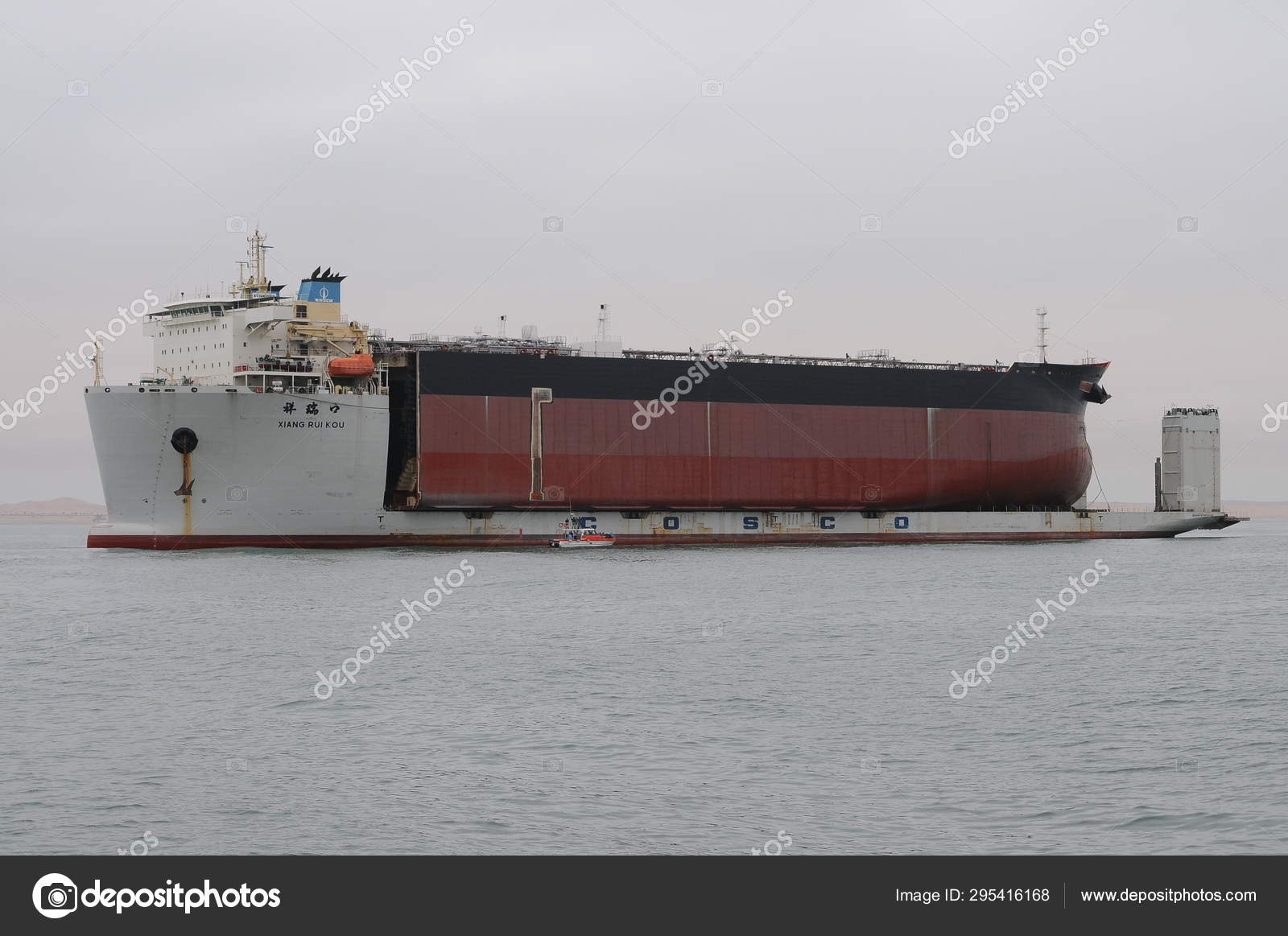Tanker Floating Dry Dock Stock Photo by ©claudiovidri 295416168