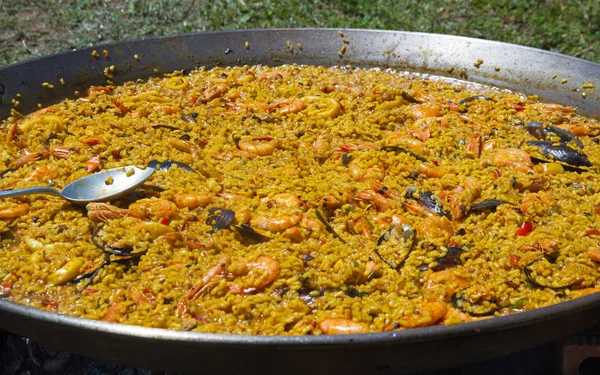 Paella family Stock Photos, Royalty Free Paella family Images ...