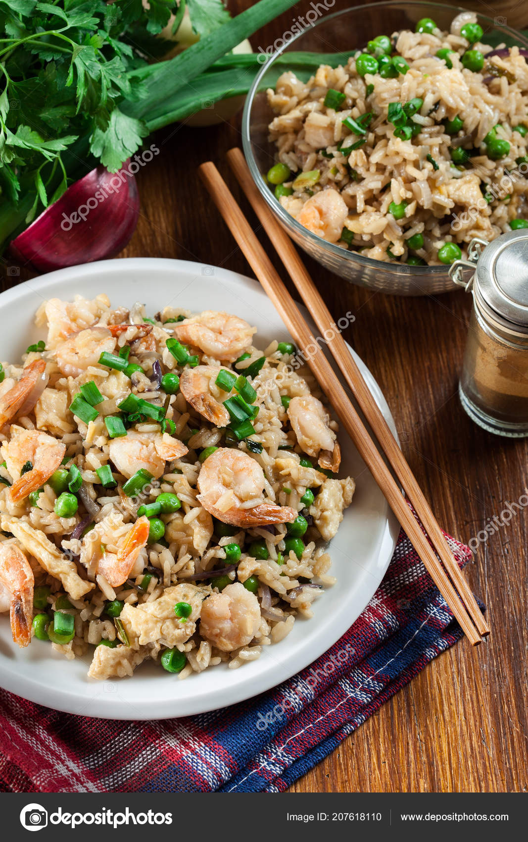 Stekt Ris Med Kyckling Beredd Och Serverad Wok Naturligt, 40% OFF