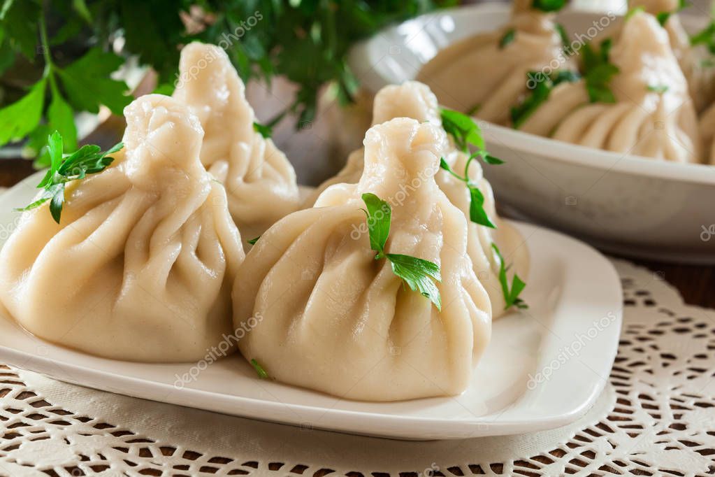 Dumplings georgianos - Khinkali (Chinkali) con carne picada y hierbas ...