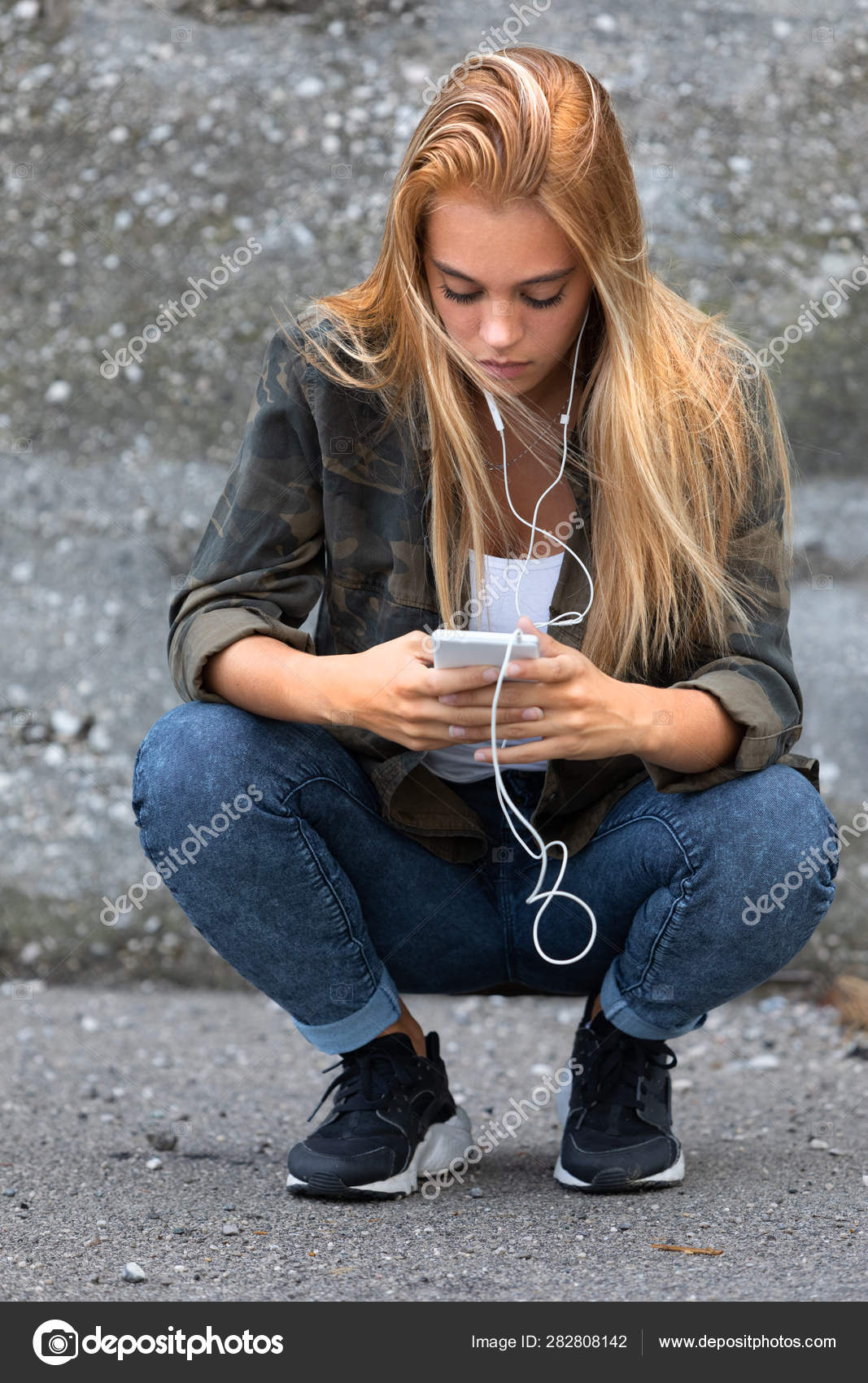 Woman Crouching Down Young Woman Mom Crouching Down With Back Pain