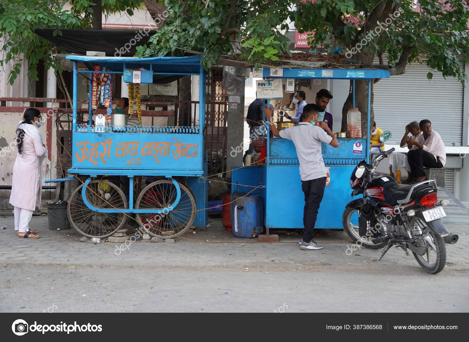 Traditional Tea House Streets India Tea Vendor Preparing Tea Buyer ...