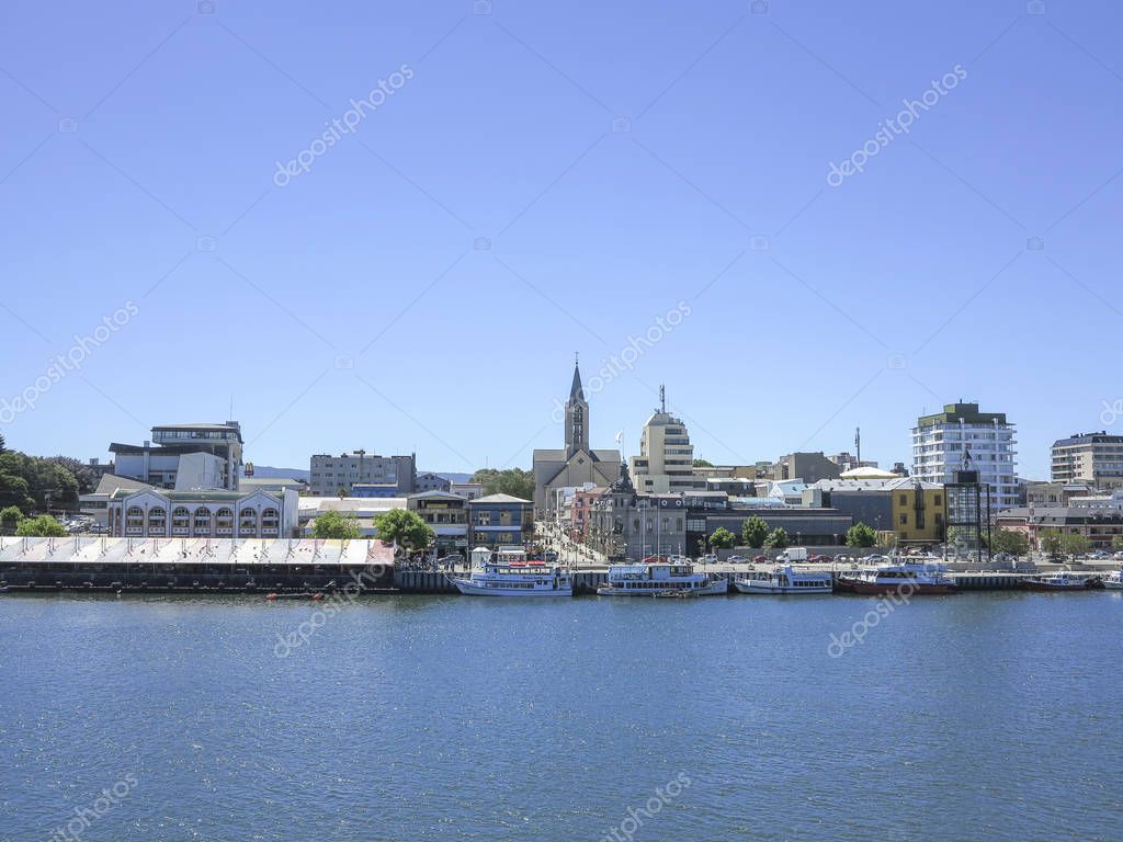 Valdivia, Chile - 24 de diciembre de 2013 - Valdivia es una ciudad y ...