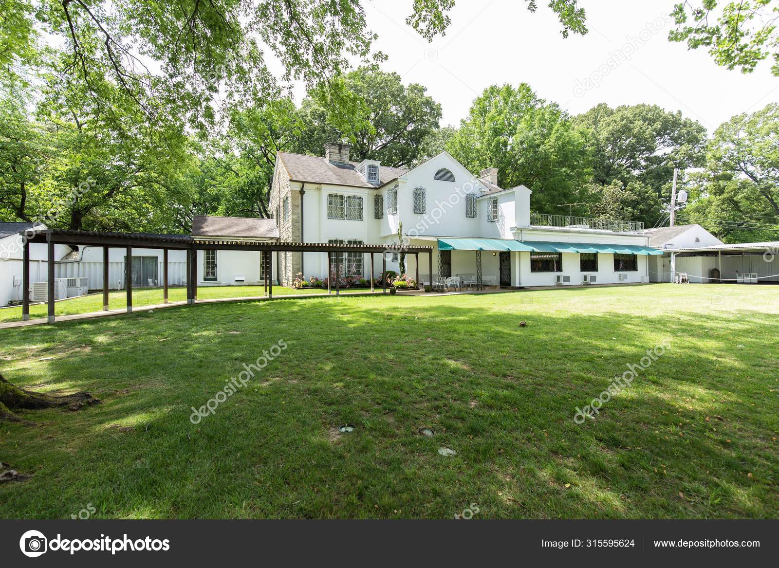 Mayo 2019 Memphis Con Casa Elvis Presley — Foto editorial de stock ...