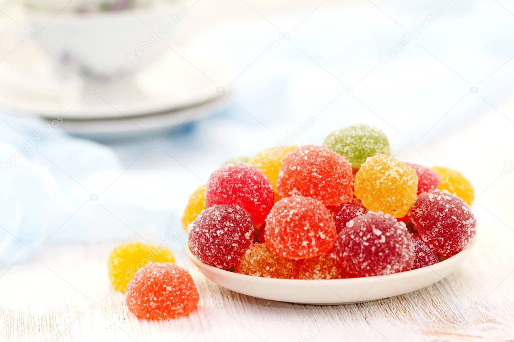 Surtido de dulces mermelada de diferentes colores. Dulces caramelos de ...