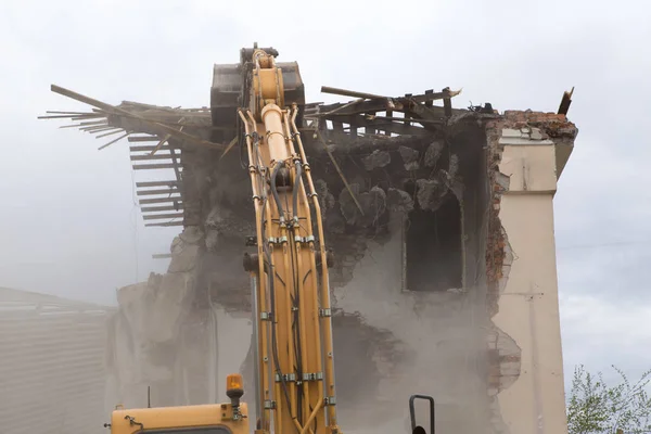 The destruction of the walls of the old building and the cleaning of ...