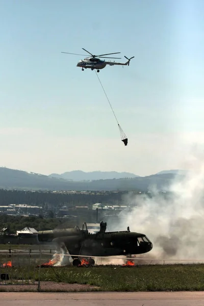 Helicopter fire fighting Stock Photos, Royalty Free Helicopter fire ...