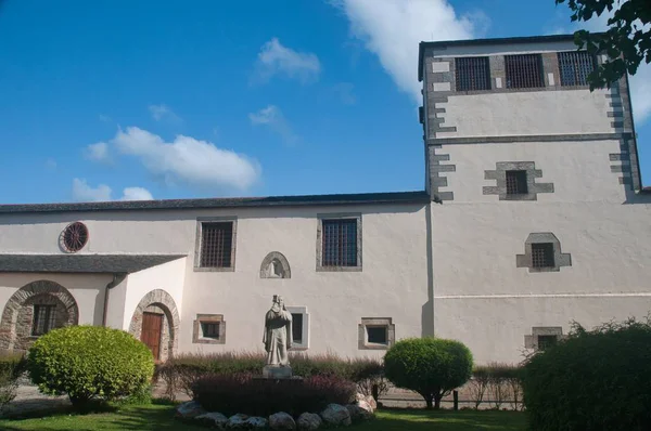 Salle temple ton Stock Photos, Royalty Free Salle temple ton Images ...