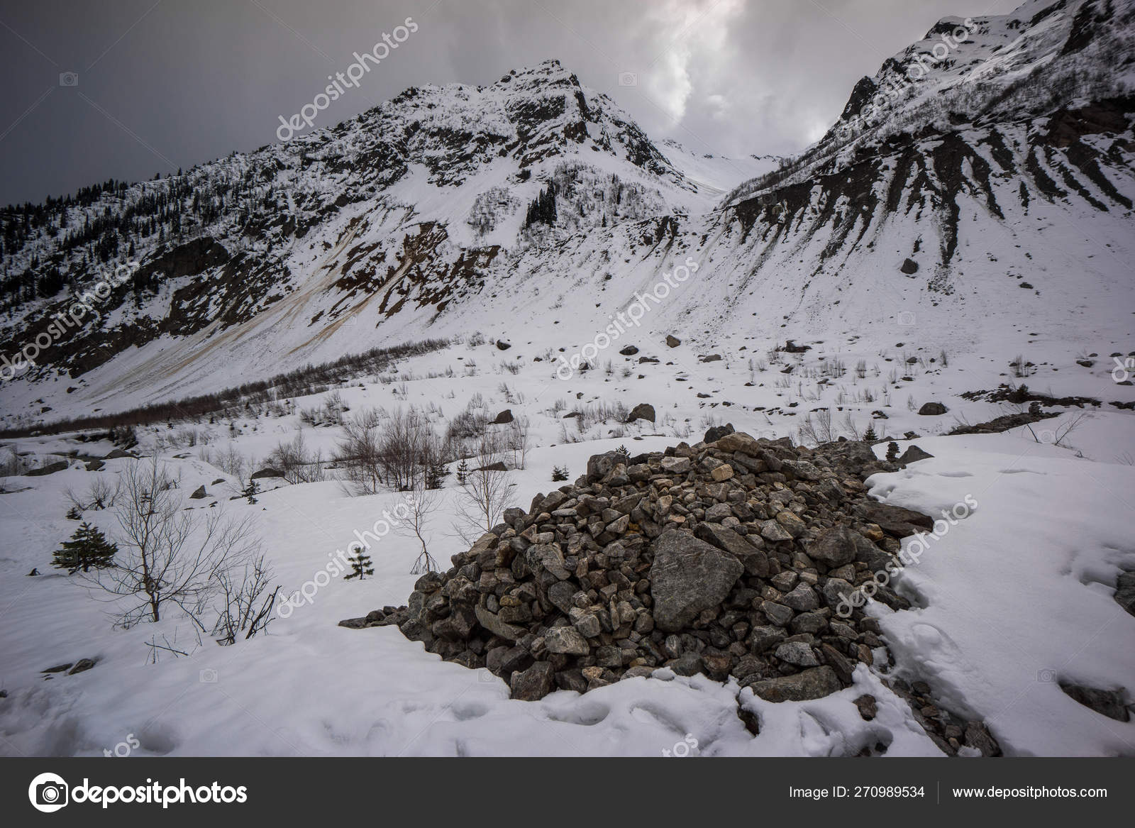 Hike to Chalaadi Glacier through snow — Stock Photo © Alhoger84 #270989534