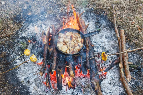 Aboriginal people cooking Stock Photos, Royalty Free Aboriginal people ...