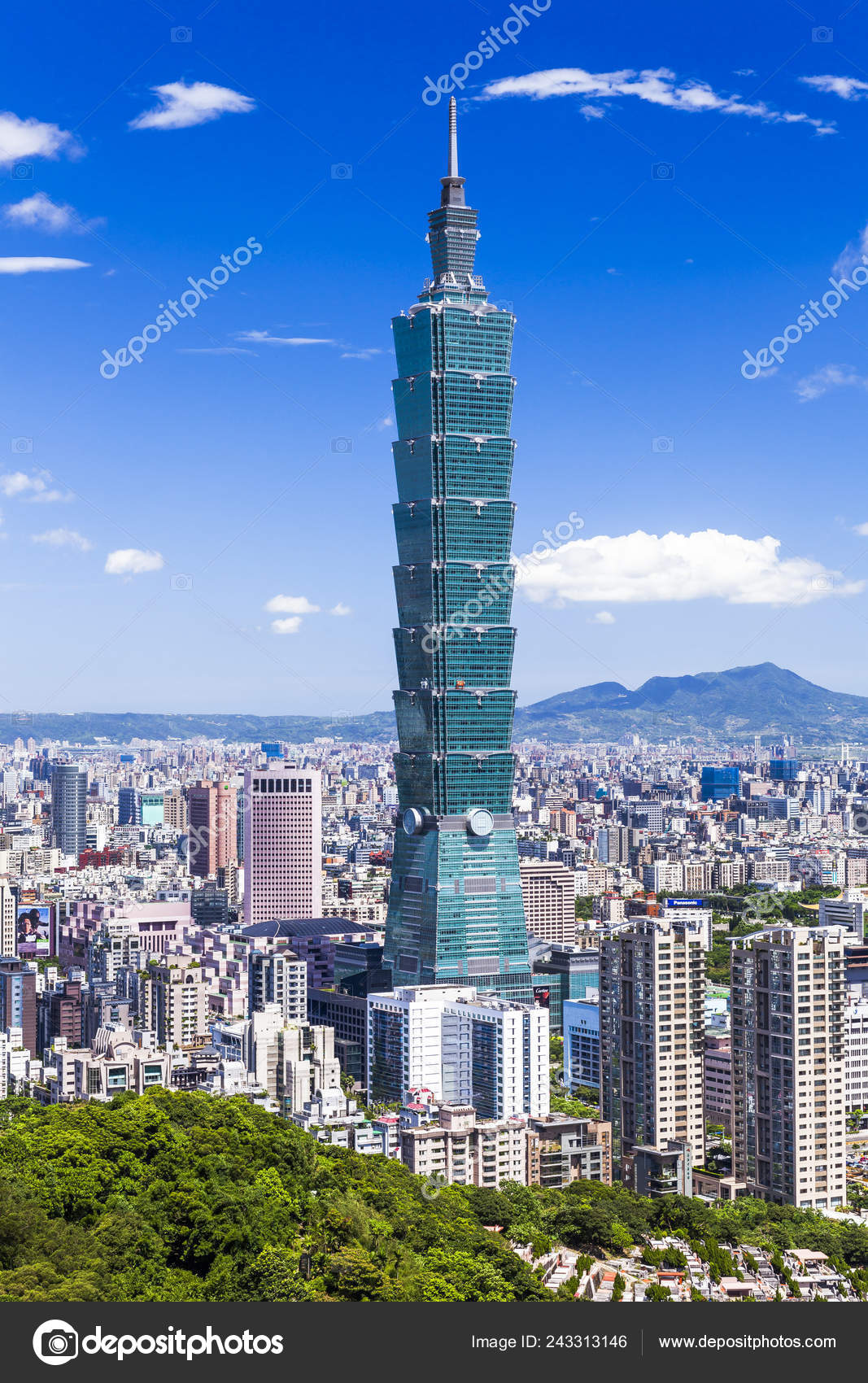 Taipei 101 Skyscraper Taipei Taiwan — Stock Photo © jack520429@gmail ...