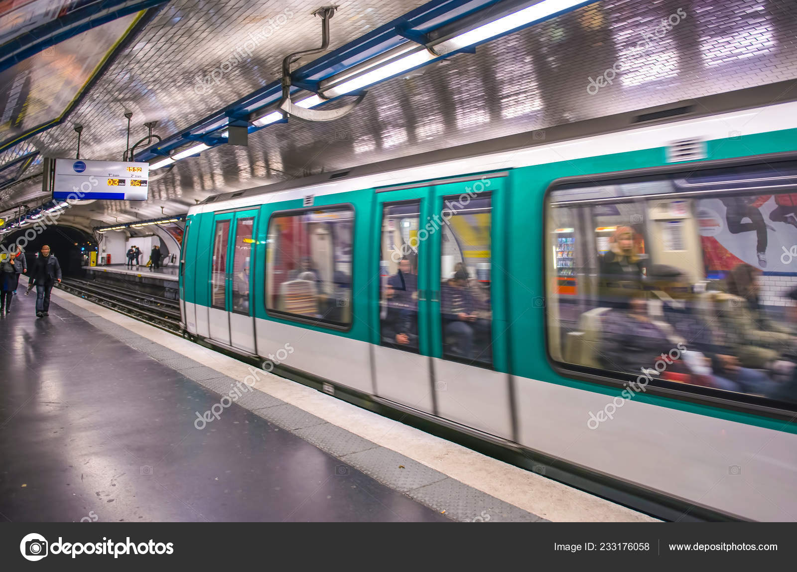Subway Train Paris – Stock Editorial Photo © dade72n #233176058