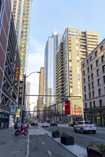 Seattle, Washington, EE.UU. / Marzo 2019: Mirando la arquitectura de ...