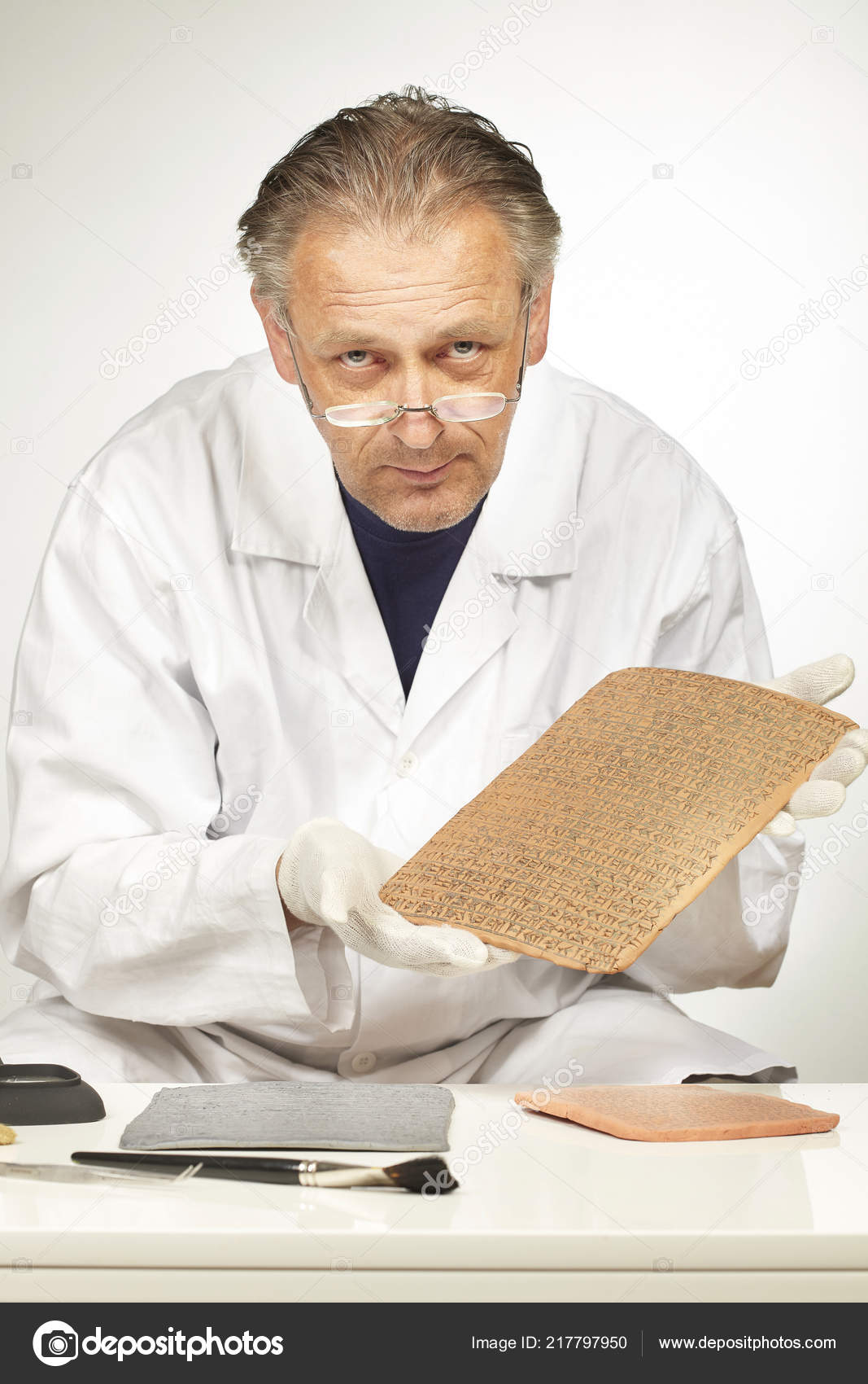 Scientist Holding Ancient Type Akkad Empire Style Cuneiform — Stock ...