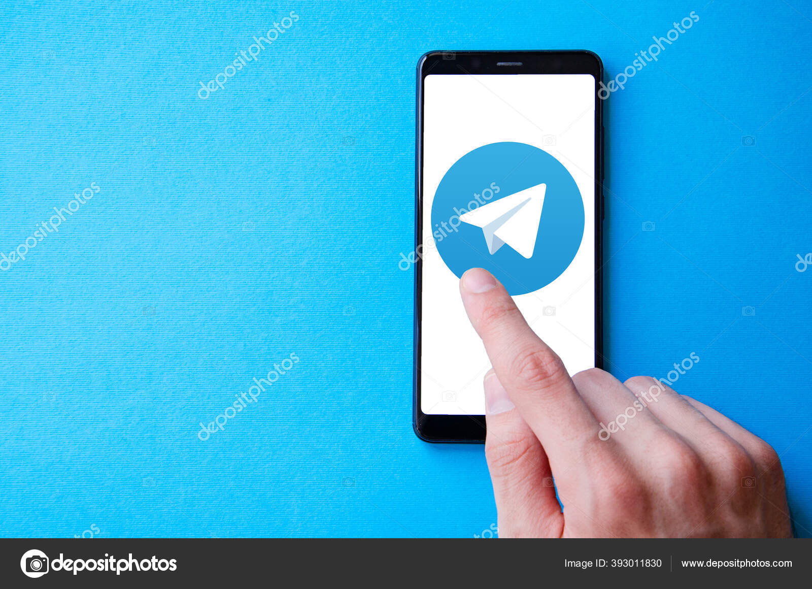 Telegram Smartphone Man's Hand Screen Telegram Smartphone Blue Yellow ...