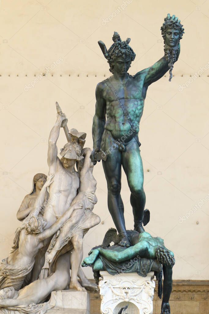 Perseo con la cabeza de Medusa, estatua de bronce de Benvenuto Cellini ...