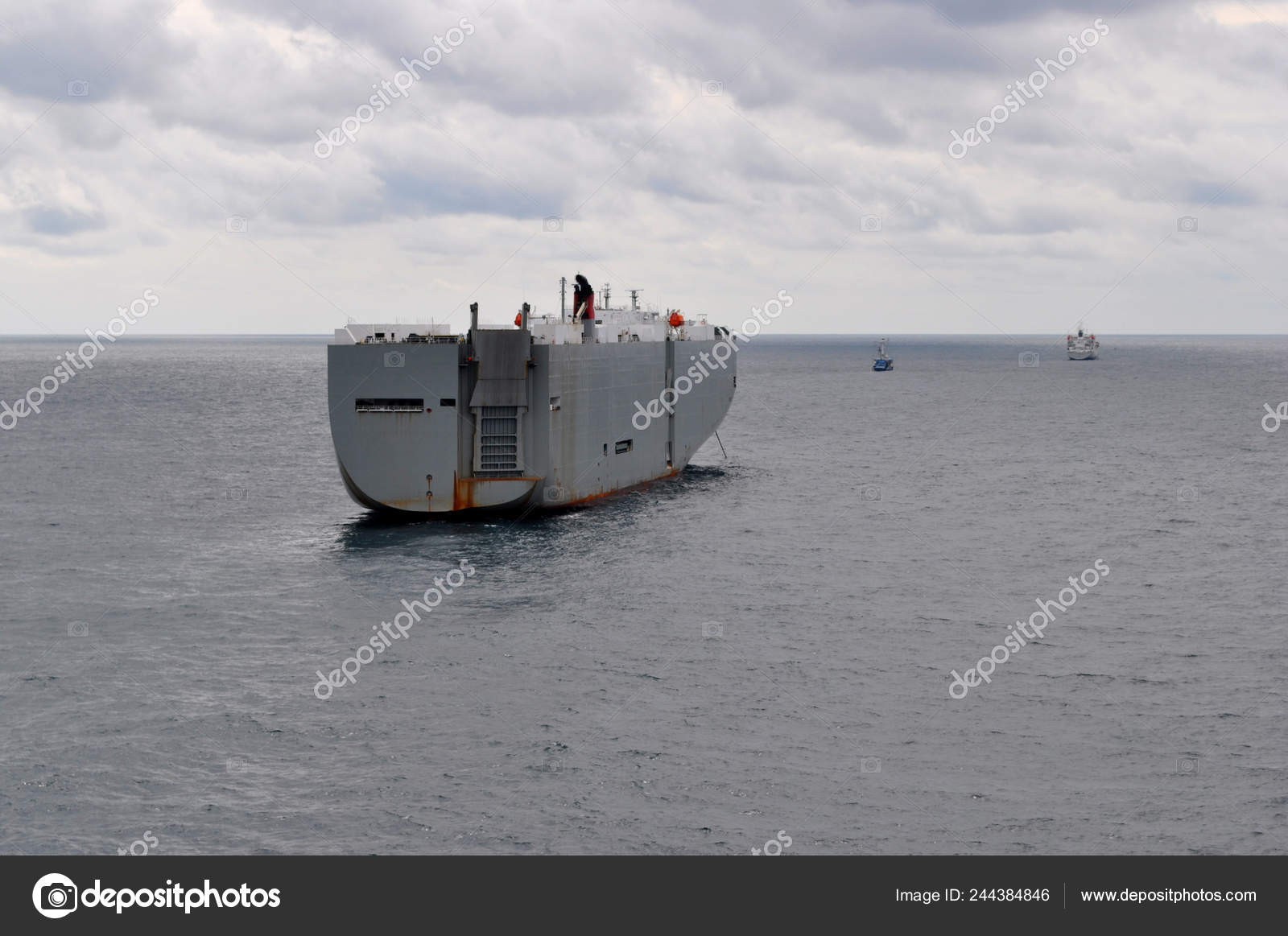 Roro Ship Large Merchant Ship Roro Vessel Coastal Waters Ocean Stock ...