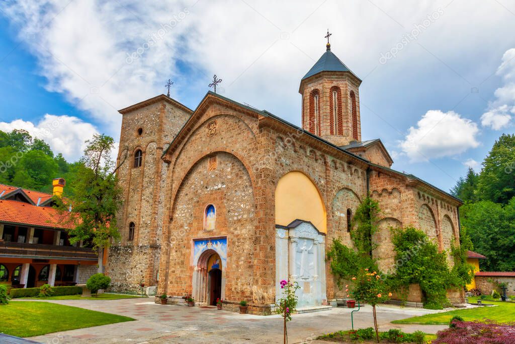 Monasterio medieval de Raca. Monasterio ortodoxo serbio construido en ...