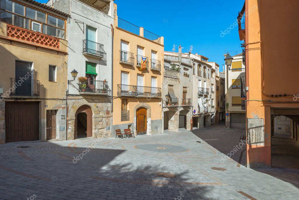 La Placa d ngel Marqus es la plaza más antigua del pueblo de Falset, la ...
