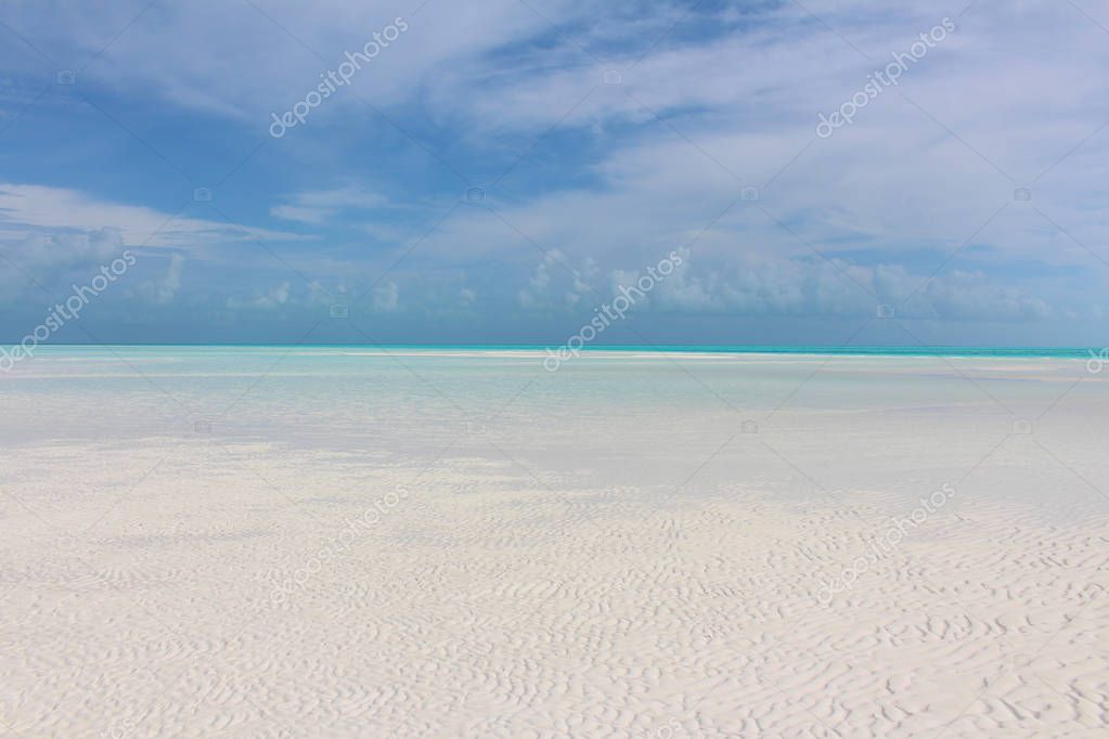 Una playa en una isla caribeña, Sandy Cay, Exumas, Bahamas 2022