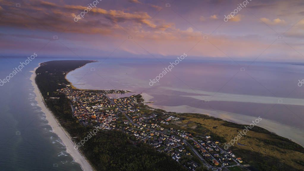 Jastarnia resort y encantadora ciudad en la península de Hel, Mar ...