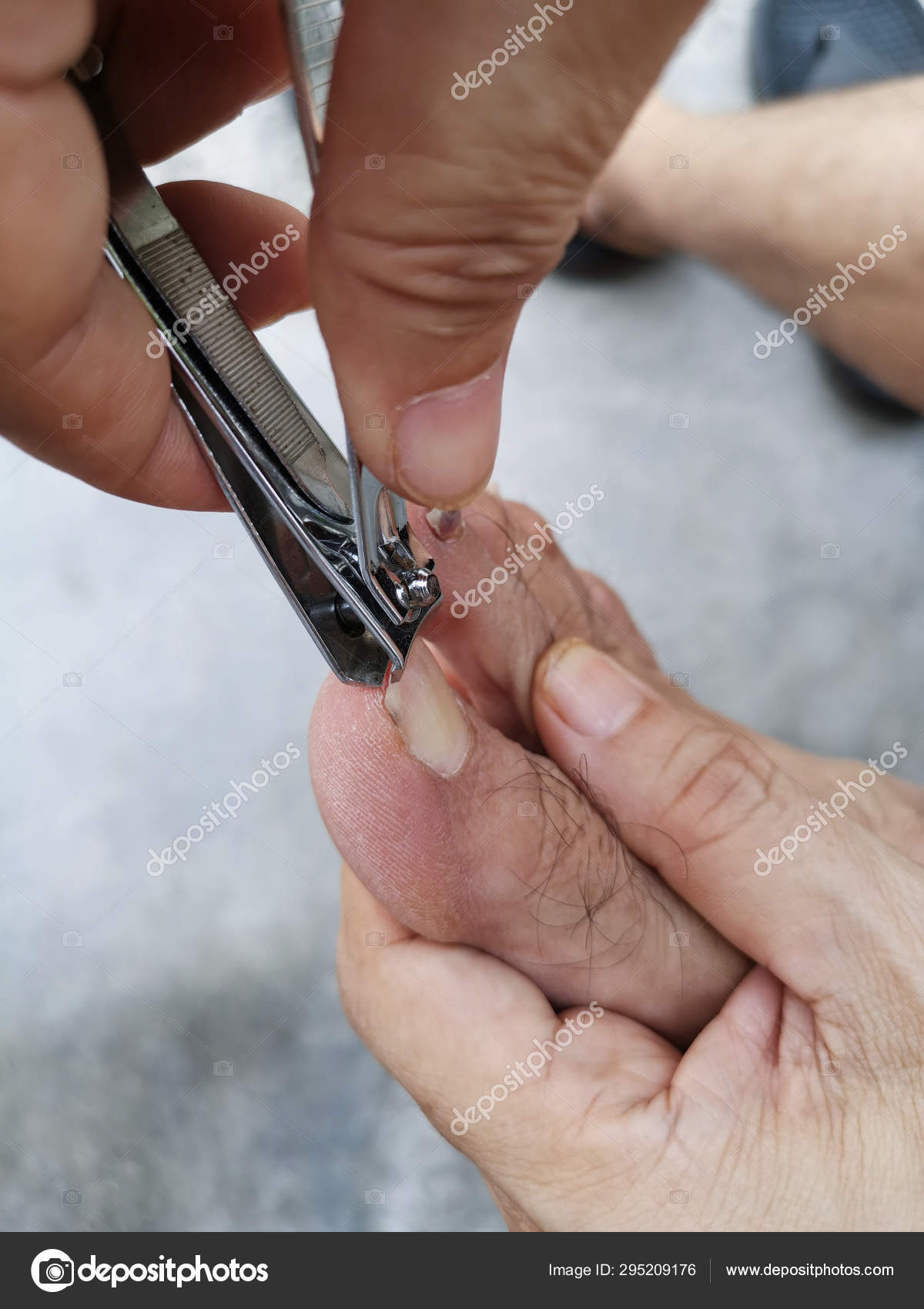 Close Scene Person Cutting Hand Toe Nails — Stock Photo © sweemingyoung ...