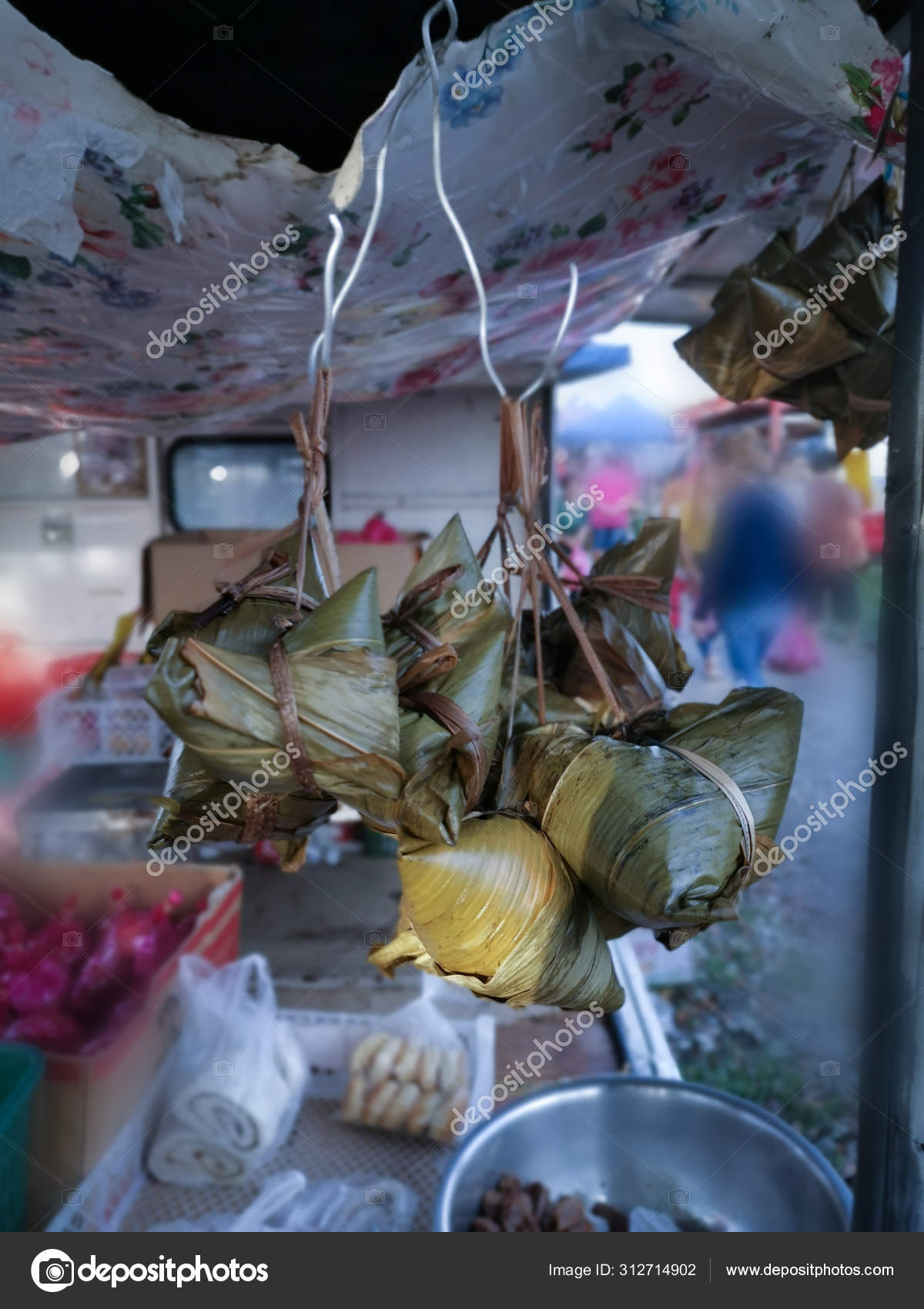 Triangle Chinese Dumplings Hanging Sale — Stock Photo © sweemingyoung ...