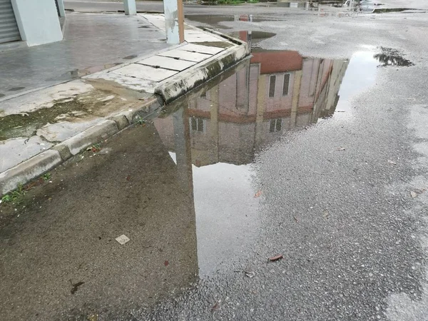 Gutter overflow Stock Photos, Royalty Free Gutter overflow Images ...