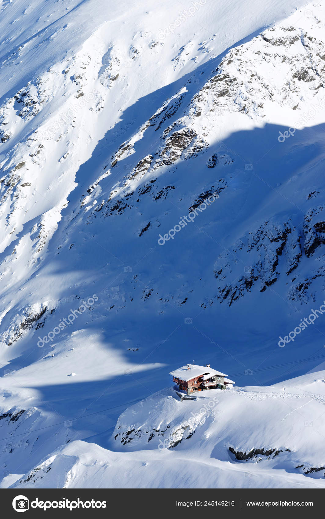 Chalet Covered Snow Transylvanian Alps Balea Valley Romania Europe ...