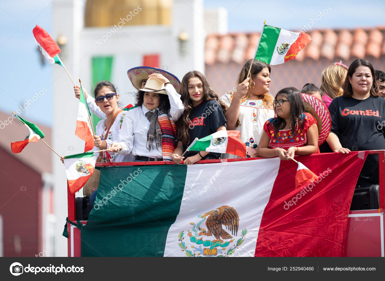 Mexican Independence Parade — Stock Editorial Photo © RobertoGalan ...