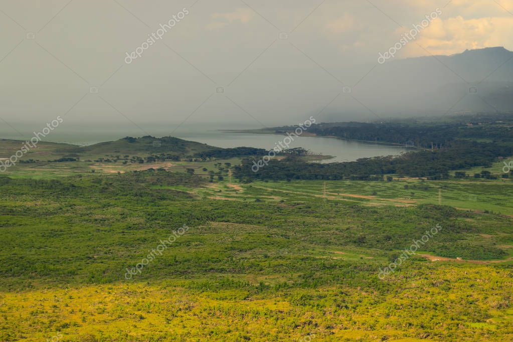 Senderismo de la colina del guerrero dormido a lo largo de las orillas ...